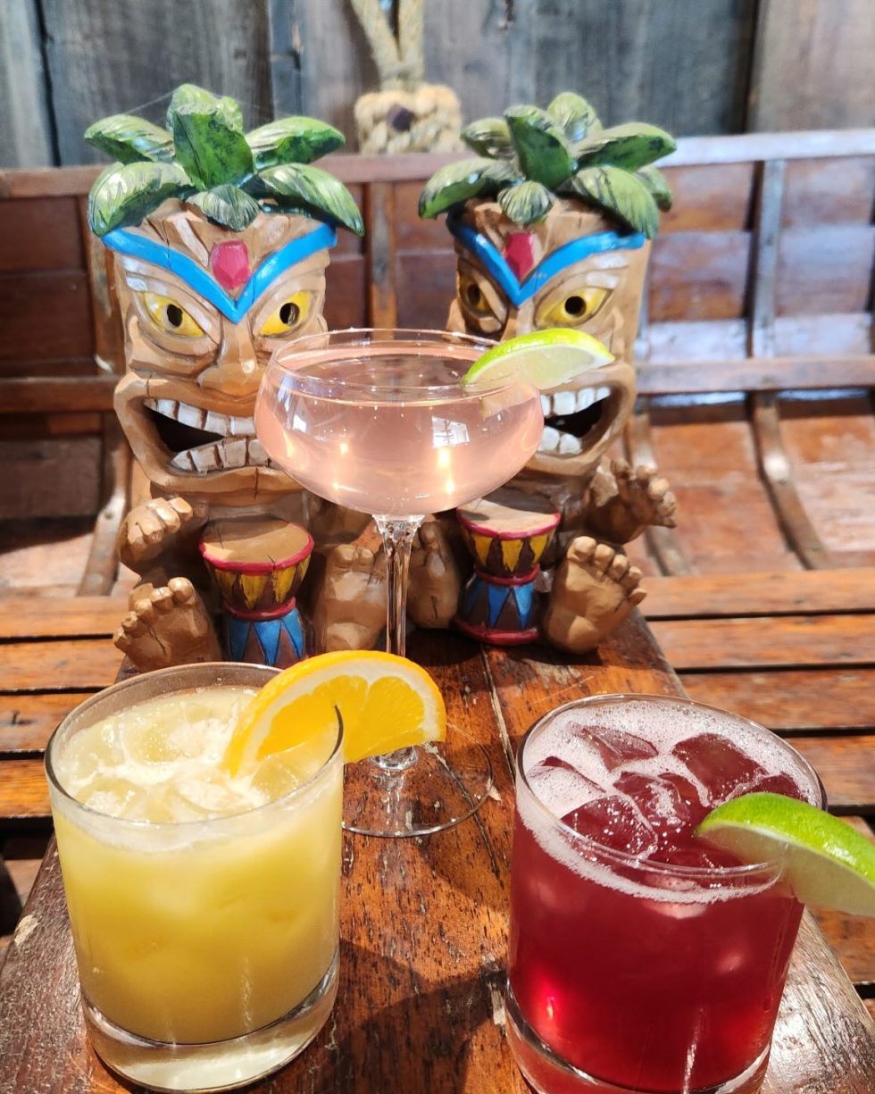 Sports Bar Pub - Island Pickle Pub