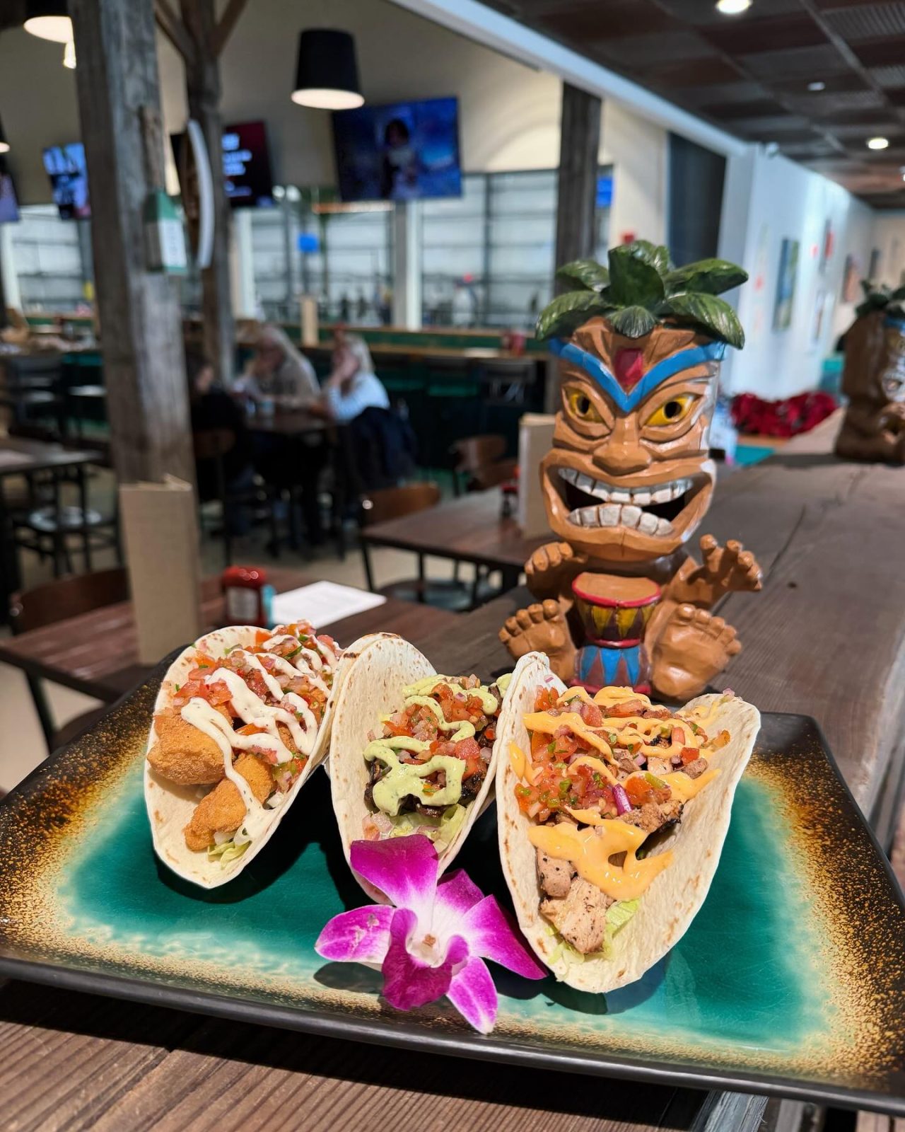 Sports Bar Pub - Island Pickle Pub